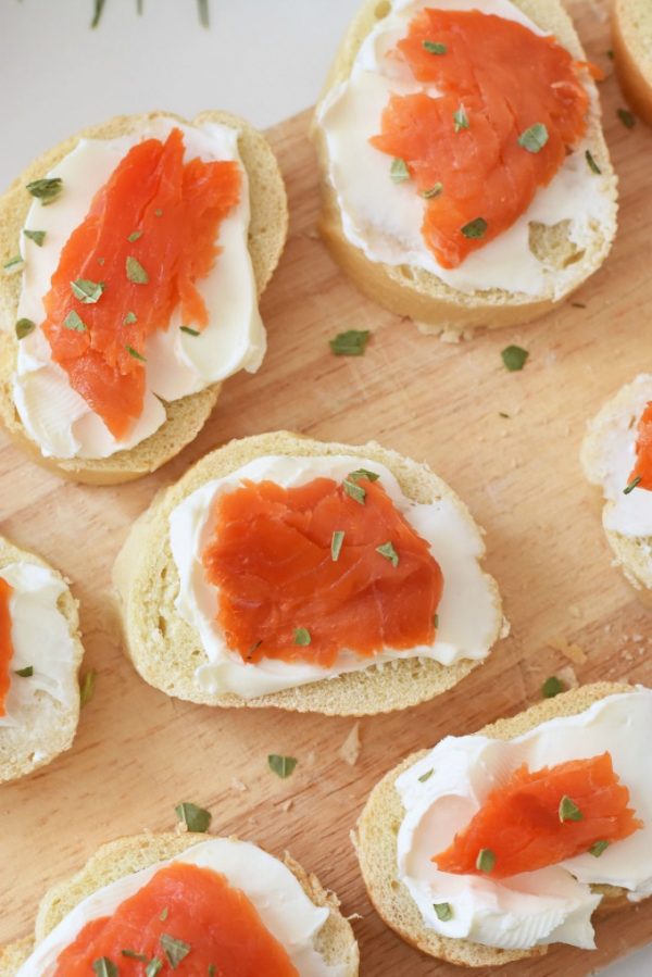 Smoked Salmon Slices Crostini (A 5 Minute Appetizer)
