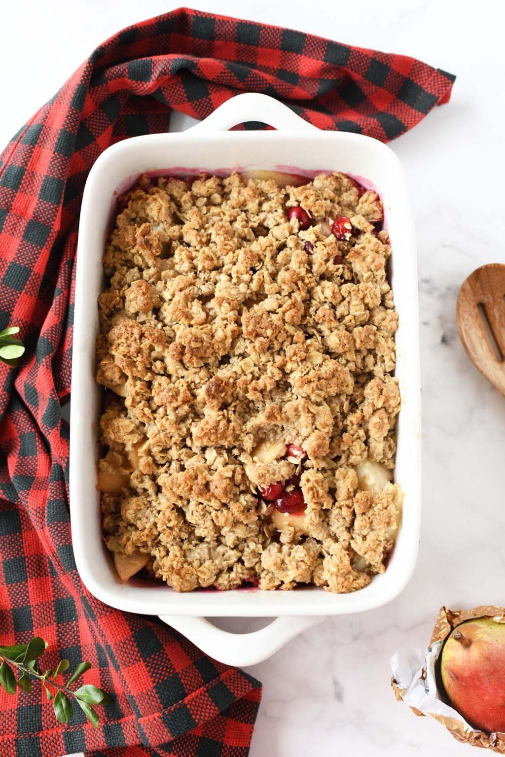 Cranberry Pear Crisp Recipe - Sizzling Eats