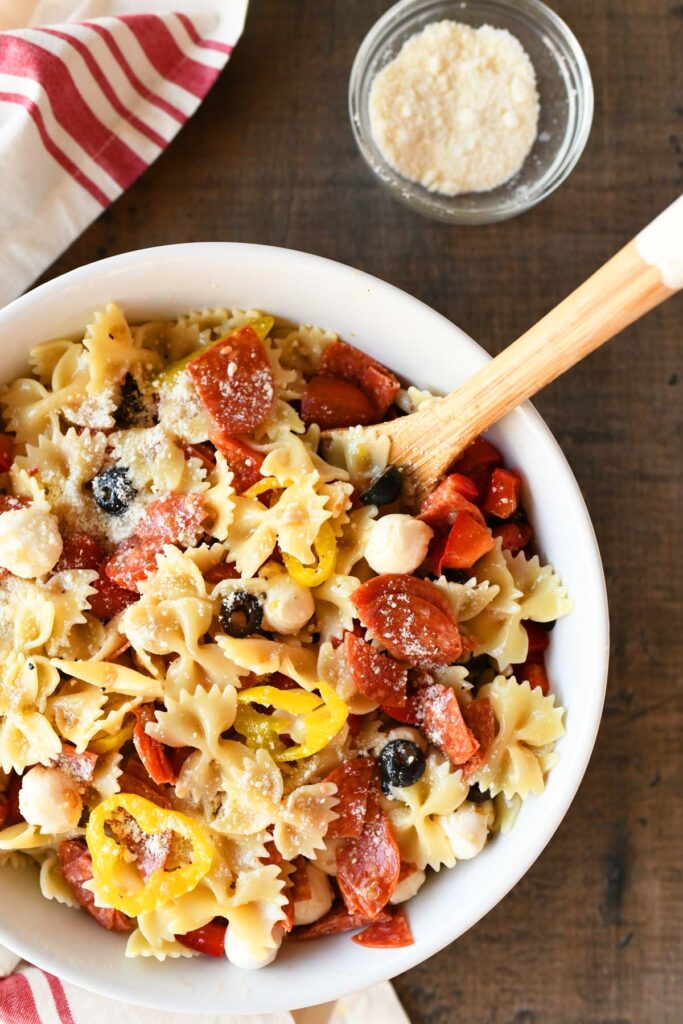 Pepperoni Pizza Pasta Salad - Sizzling Eats