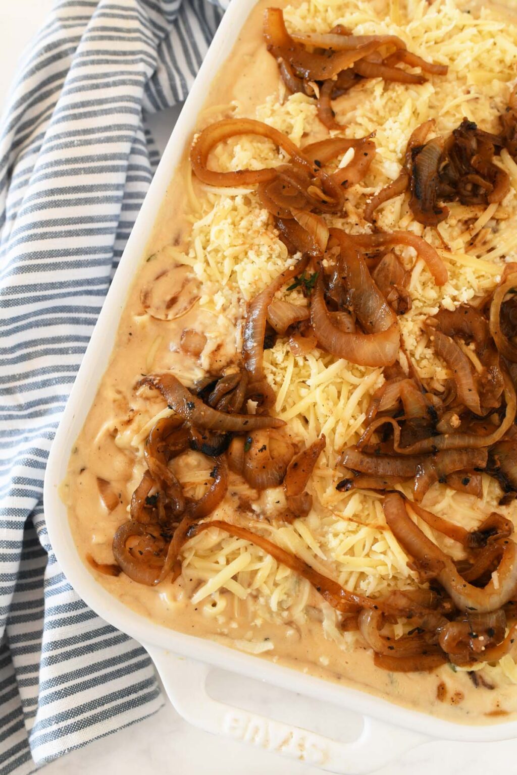 French Onion Macaroni and Cheese - Sizzling Eats
