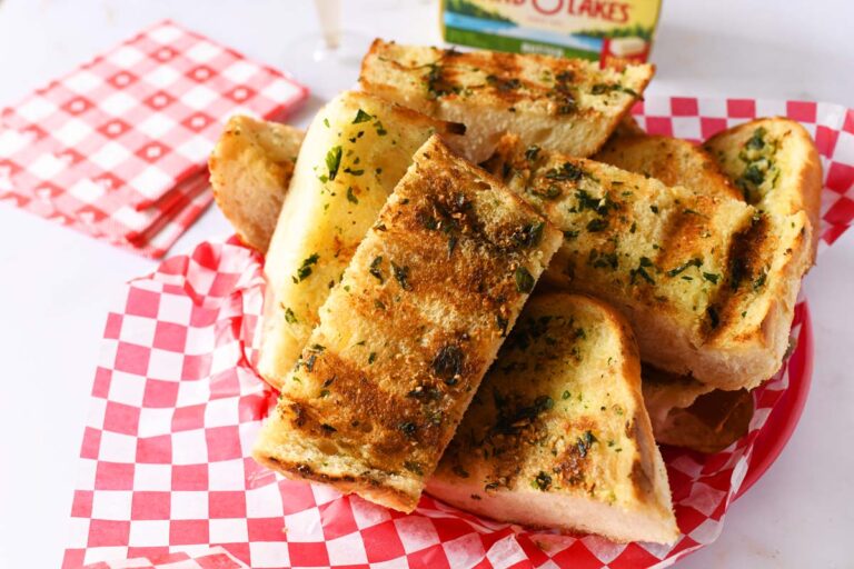 Grilled Garlic Bread: The Ultimate BBQ Side - Sizzling Eats