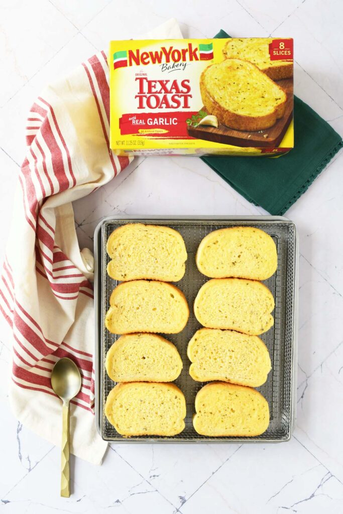 Chicken Parmesan Texas Toasts - Sizzling Eats