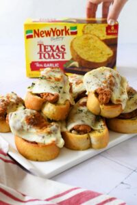 Chicken Parmesan Texas Toasts - Sizzling Eats