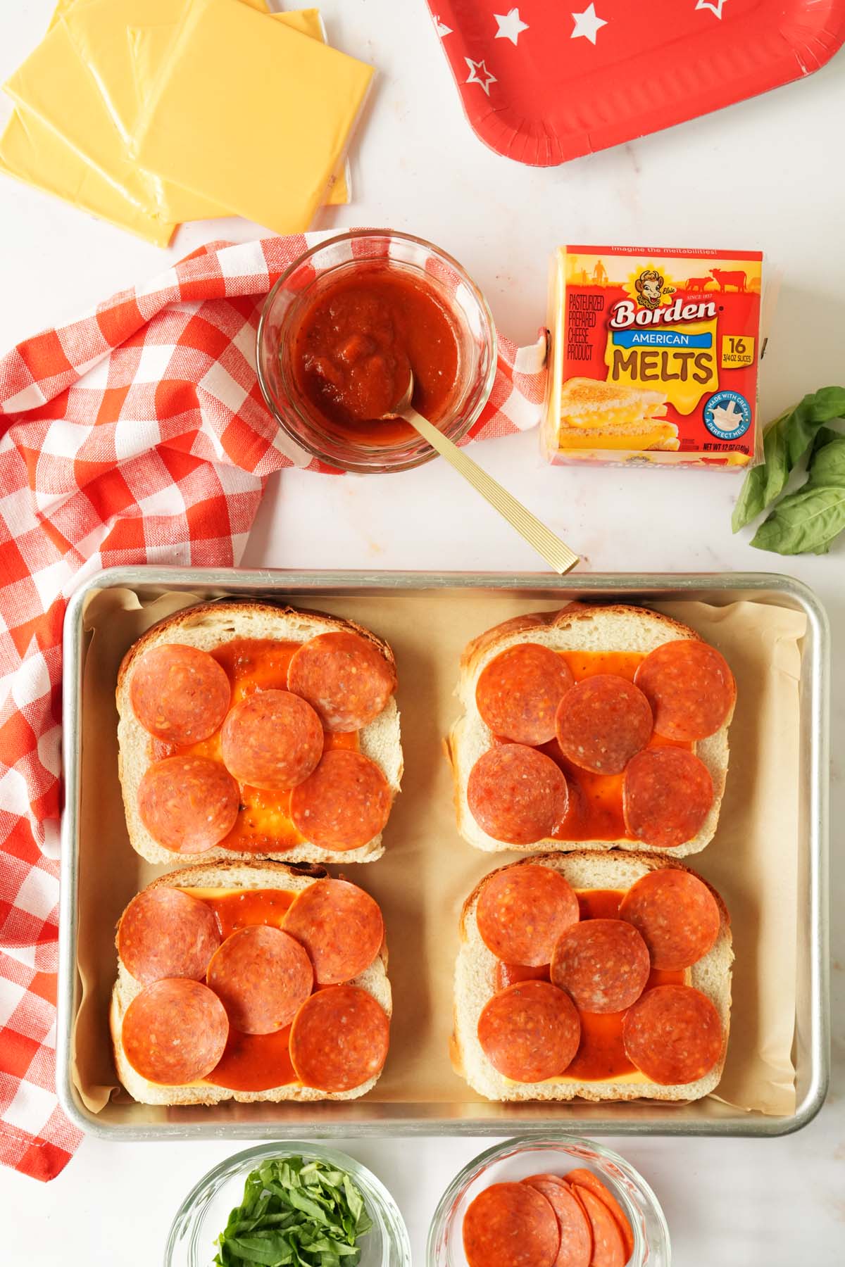 Pepperoni Pizza Grilled Cheese (with Basil & Marinara) - Sizzling Eats
